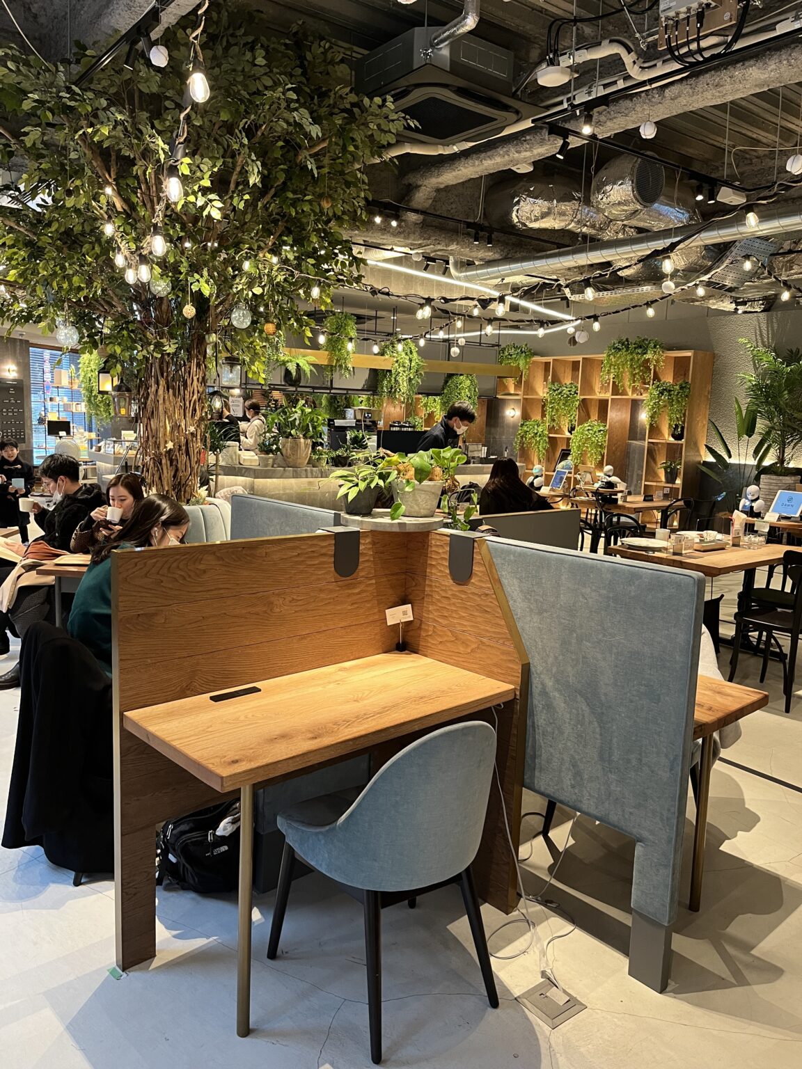 AVATAR ROBOT CAFE in Tokyo – new working style for everyone [ DAWN CAFE ...